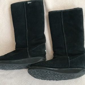 Emu | Shoes | Emu Brand Black Lambswool Lined Boot | Poshmark